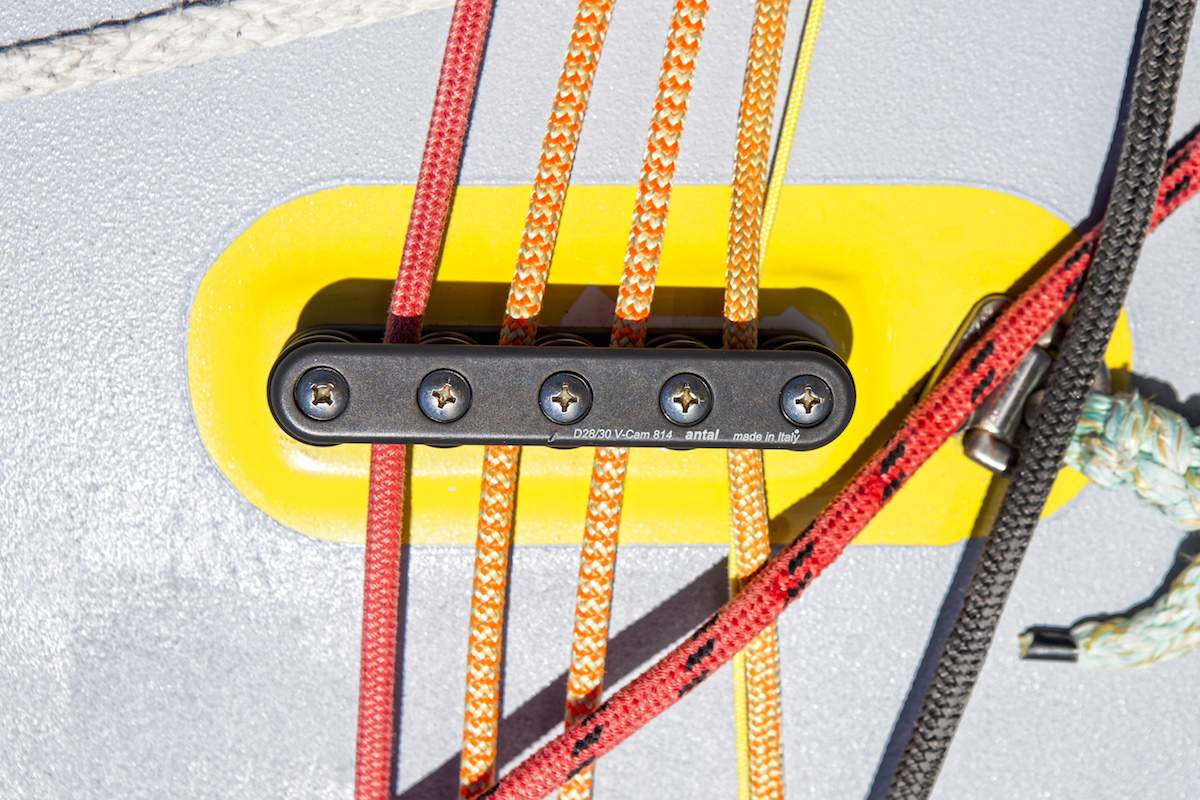 A Capella, the invincible little yellow trimaran