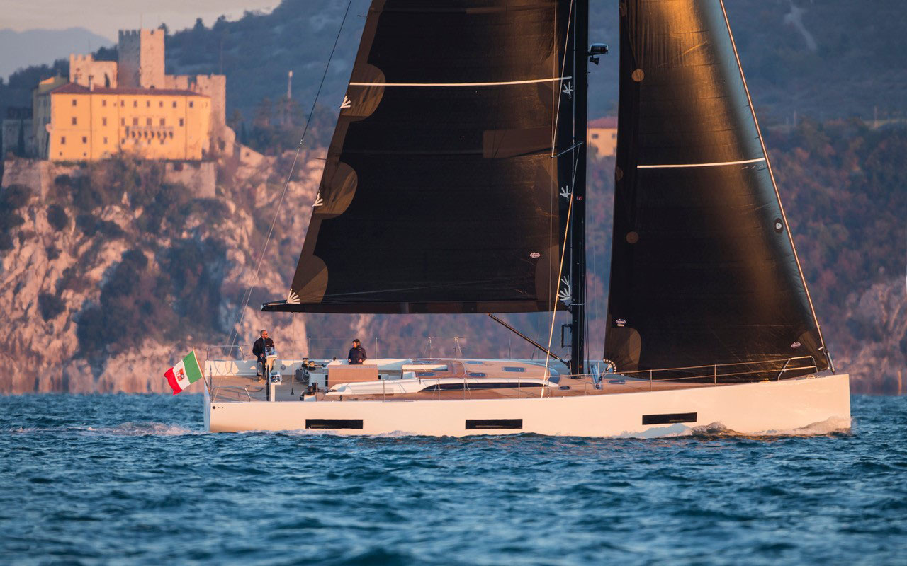 Video: Onboard the stunning Solaris 60 - Yachting World