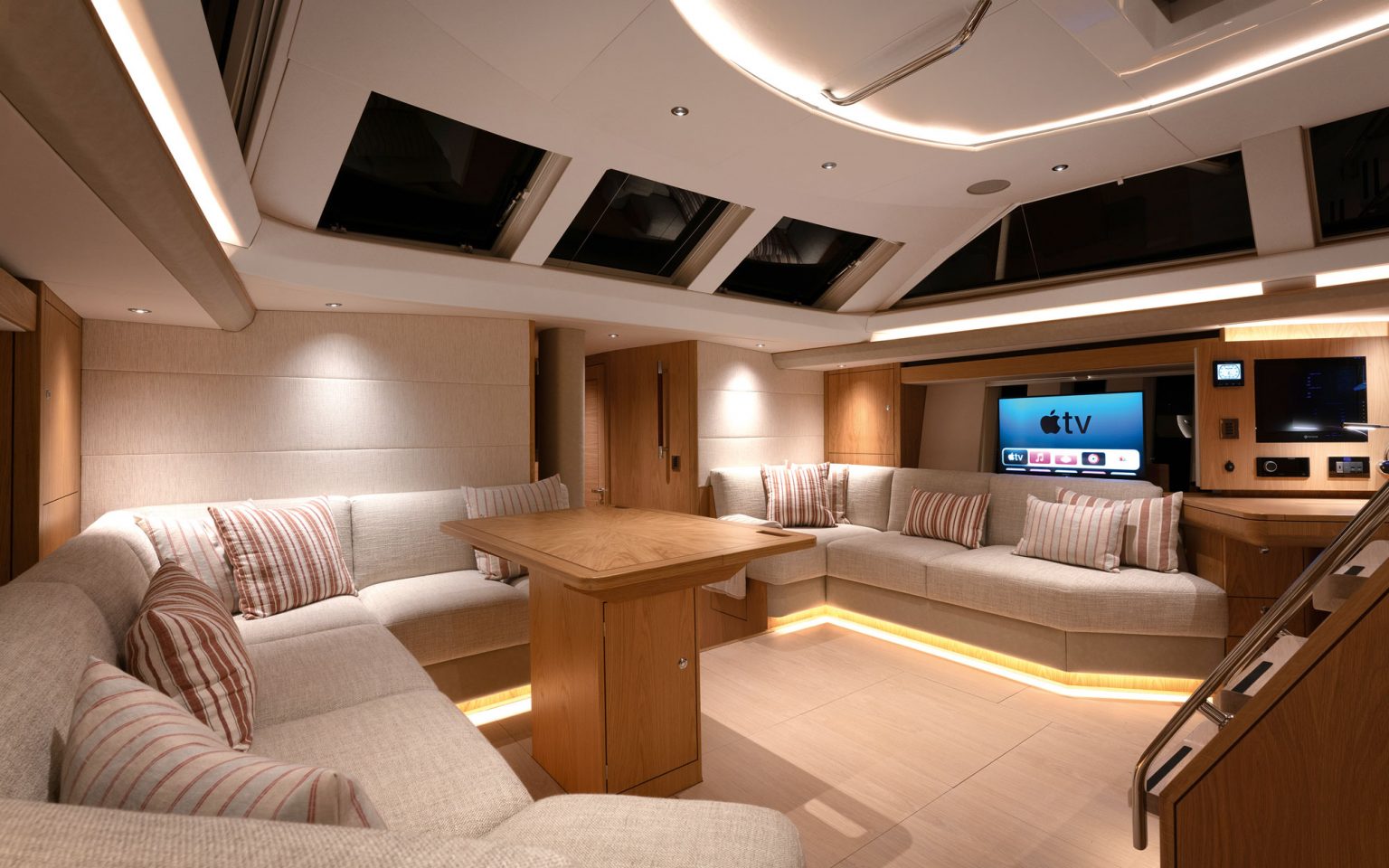 Video: onboard the new Oyster 595 - Yachting World