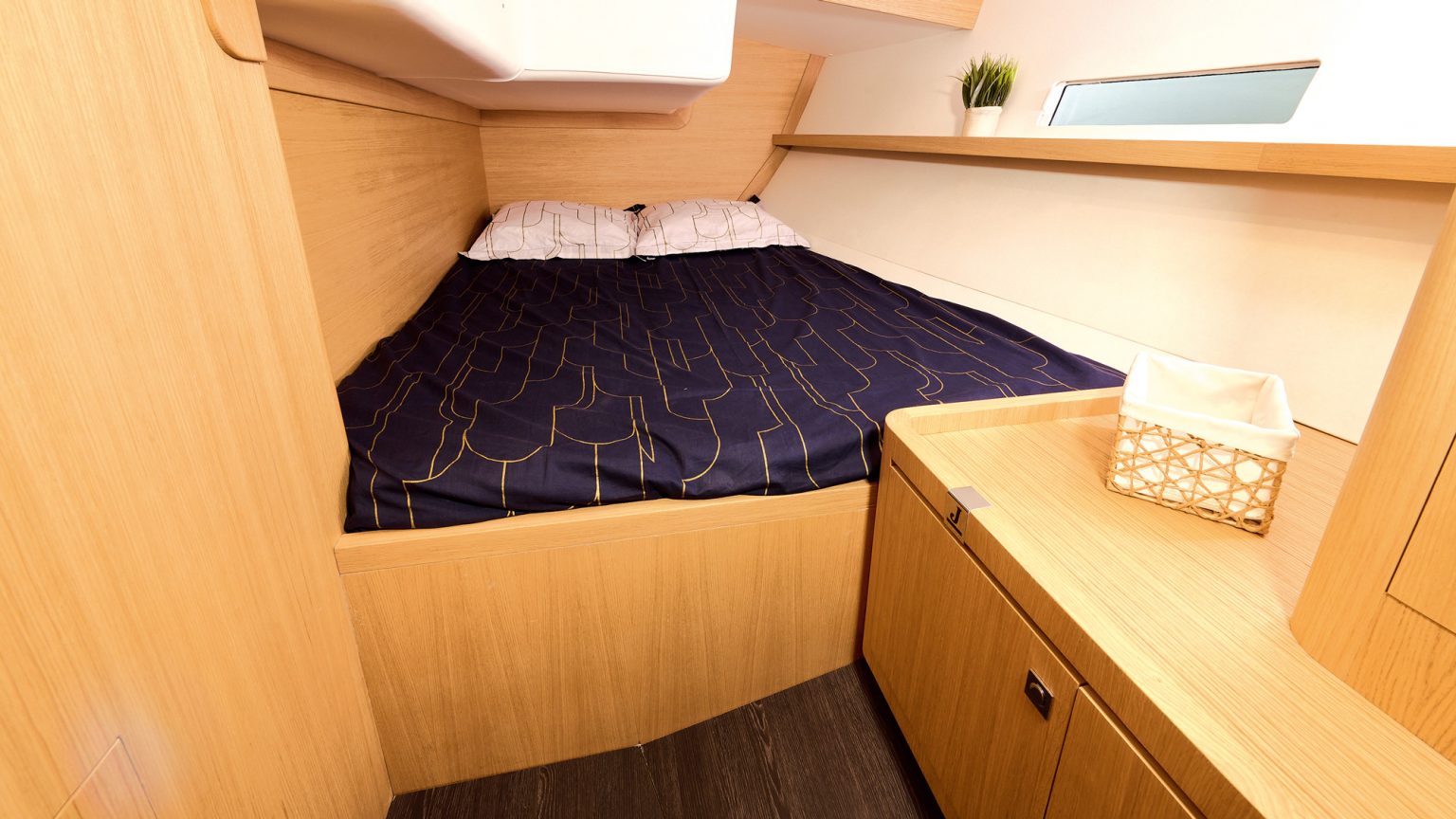 J/45 tested: Fast cruiser with timeless appeal - Yachting World