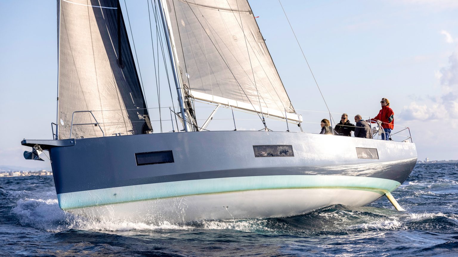 Solaris 40 review: appealing mix of style and performance - Yachting World
