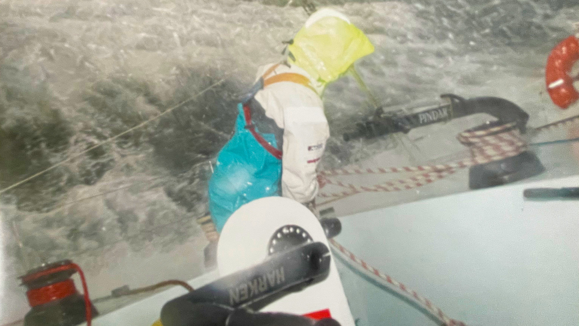 Solo mast climb in a mid-Atlantic squall: Emma Richards’ Around Alone - Yachting World