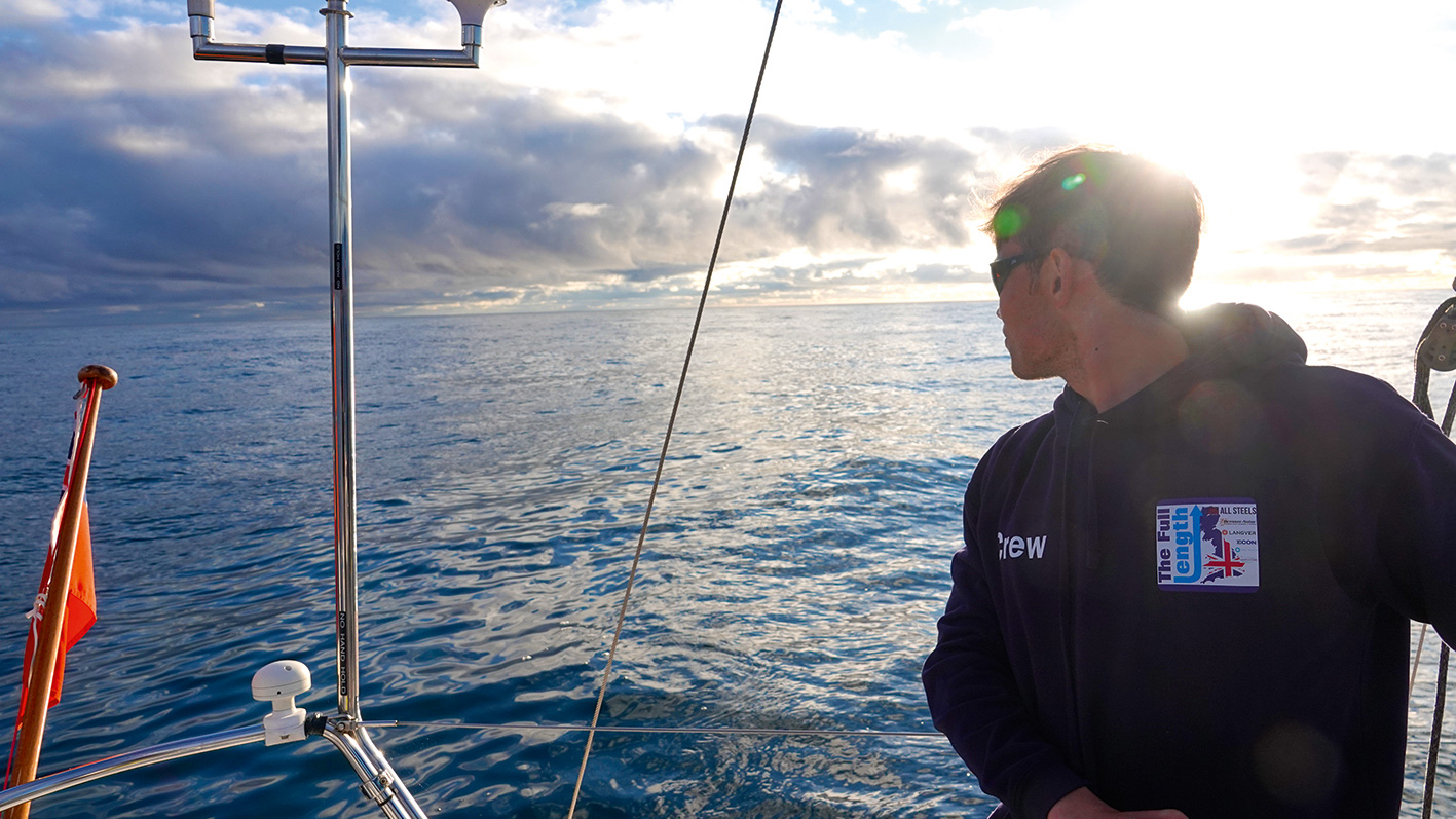 How Jasmine Harrison became the first woman to swim the length of the ...