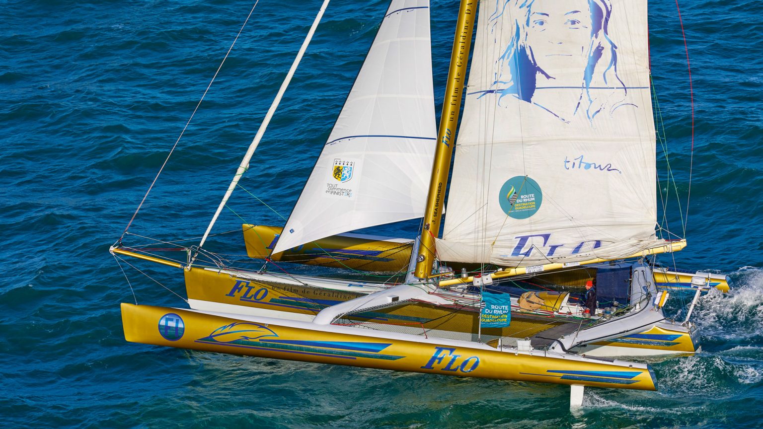 Extraordinary boats: Flo an iconic trimaran - Top Cruise Trips