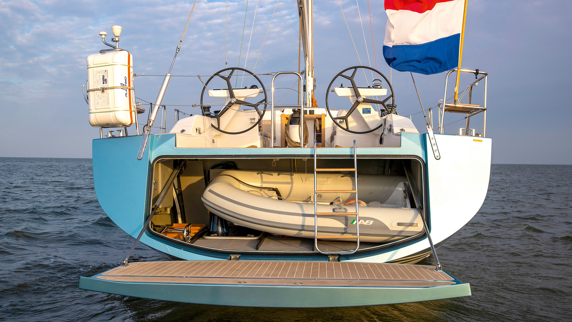 Contest 49CS review: luxurious bluewater cruiser - Yachting World