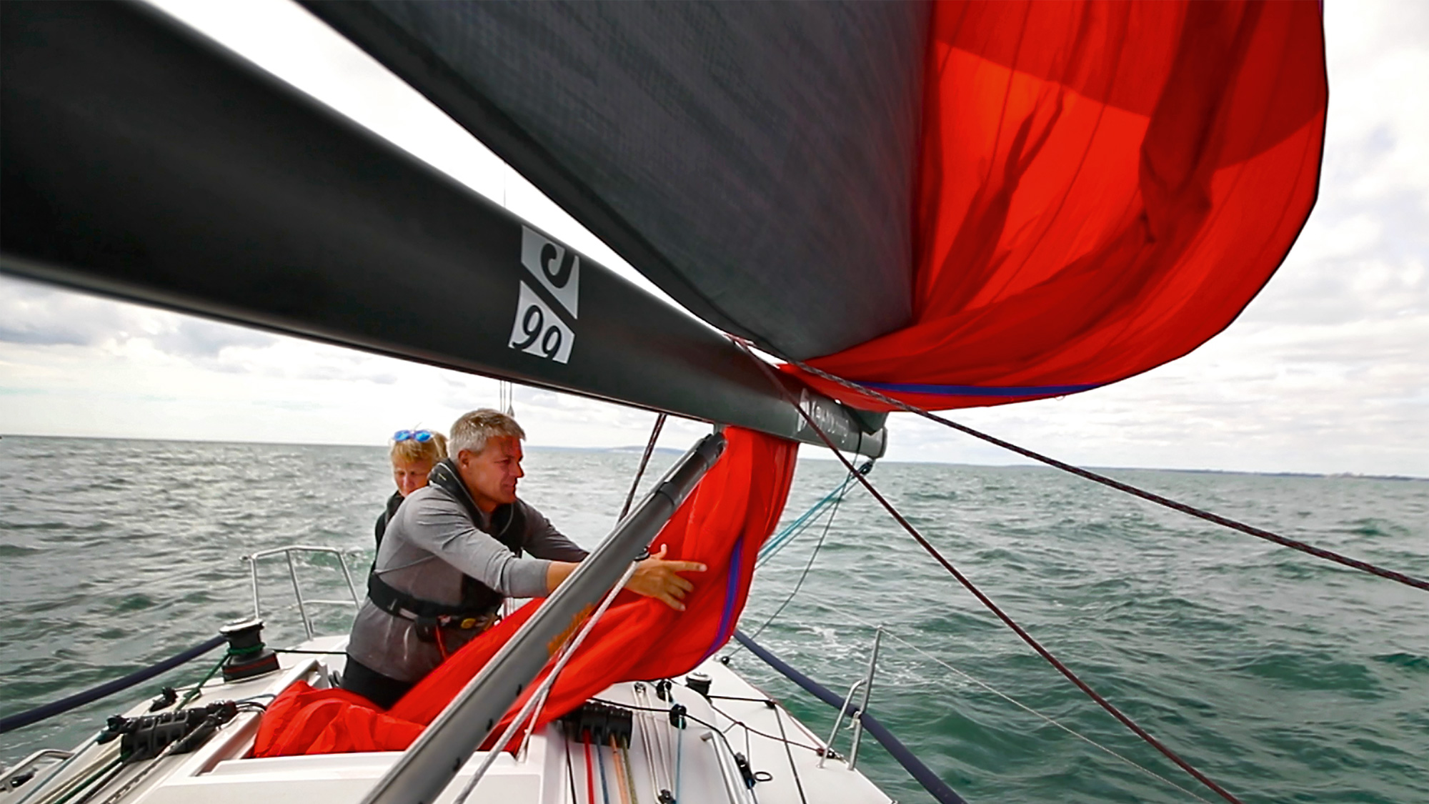 Double handed sailing skills: Spinnaker drops - Yachting World