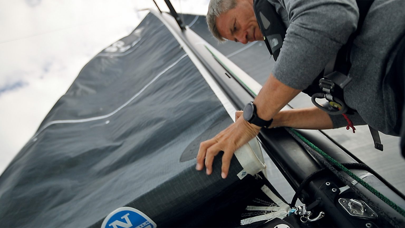 Double handed sailing skills: Upwind trim and reefing - Yachting World