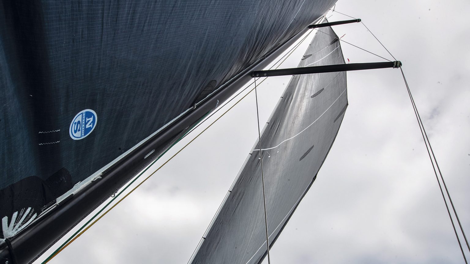 Double handed sailing skills: Upwind trim and reefing - Yachting World