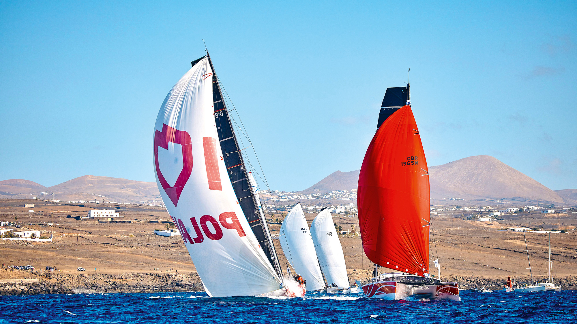 5 top tips: How to gybe in strong winds - Top Cruise Trips