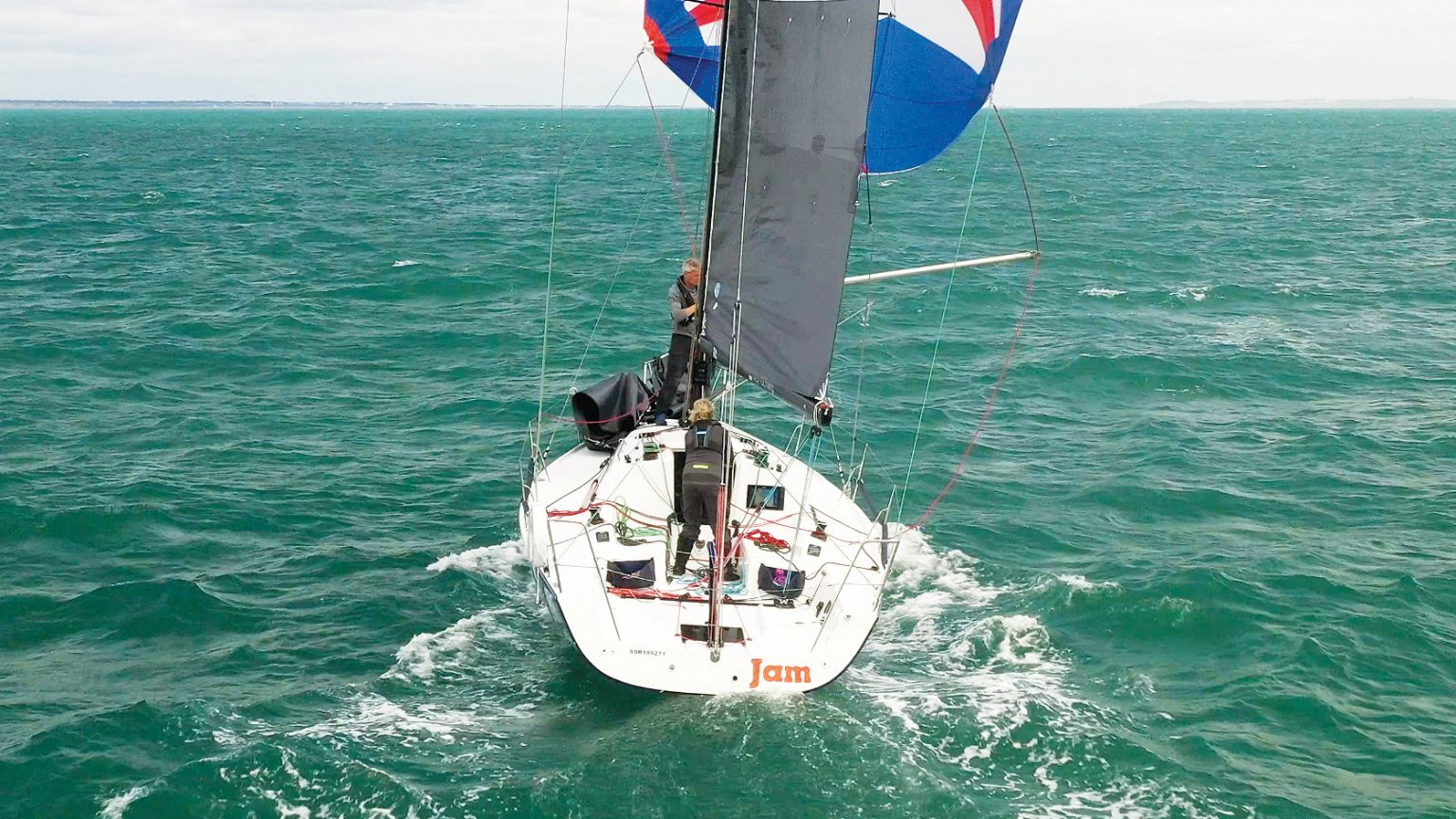 Double handed sailing skills: gybing symmetric spinnakers - Yachting World