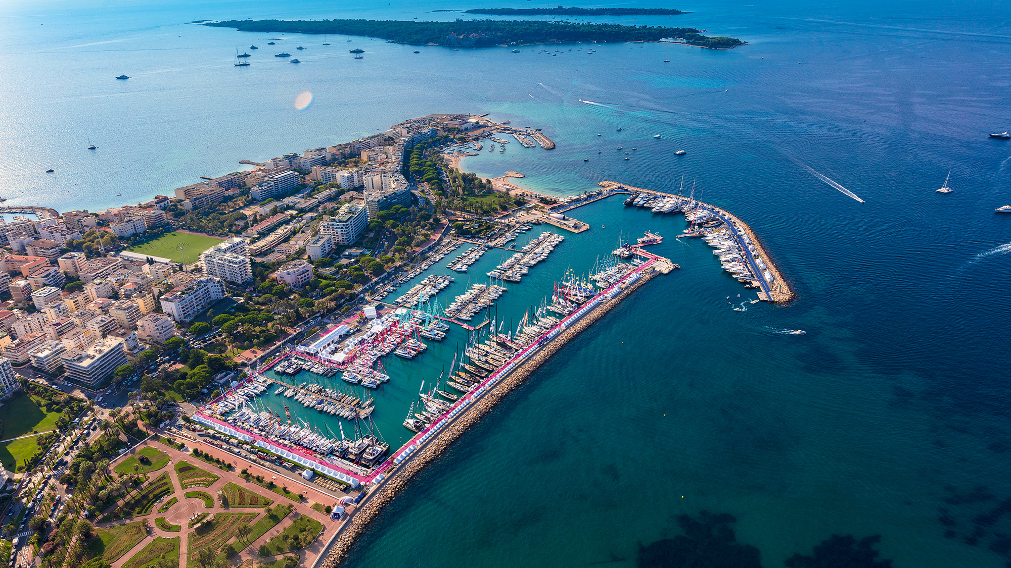 New boats at the 2023 boat shows - Top Cruise Trips