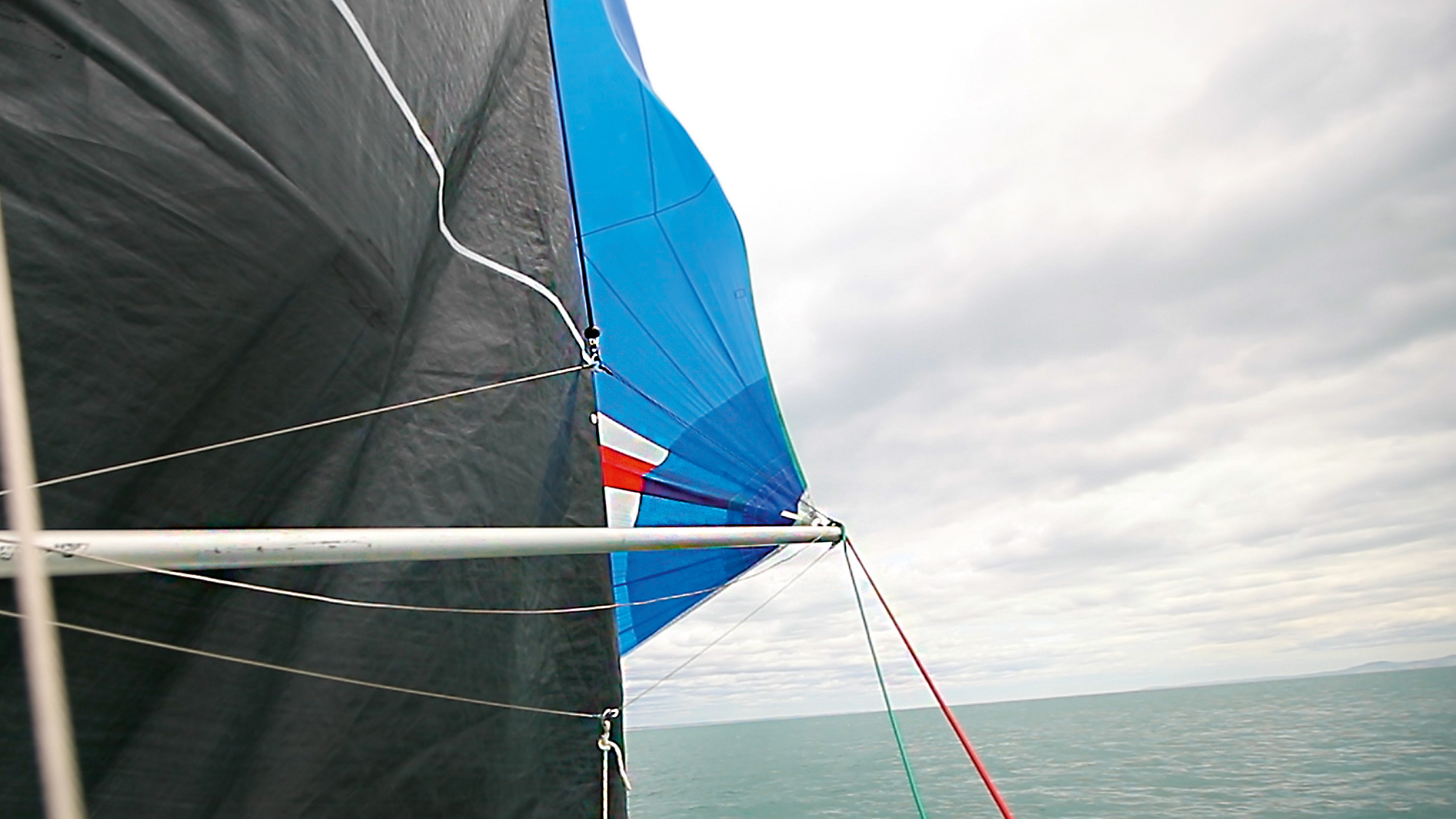 Double handed sailing skills: handling symmetric spinnakers - Yachting ...