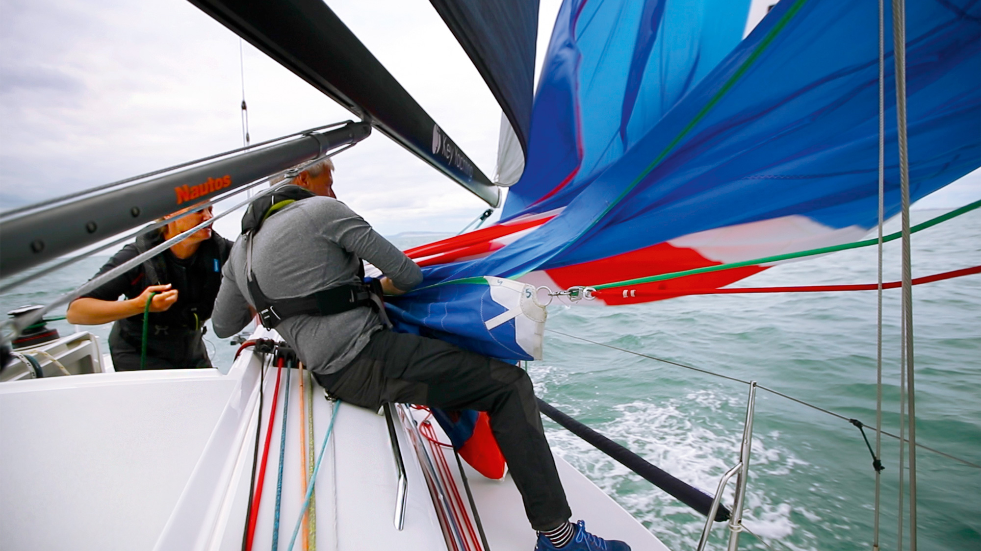 Double handed sailing skills: handling symmetric spinnakers - Yachting ...