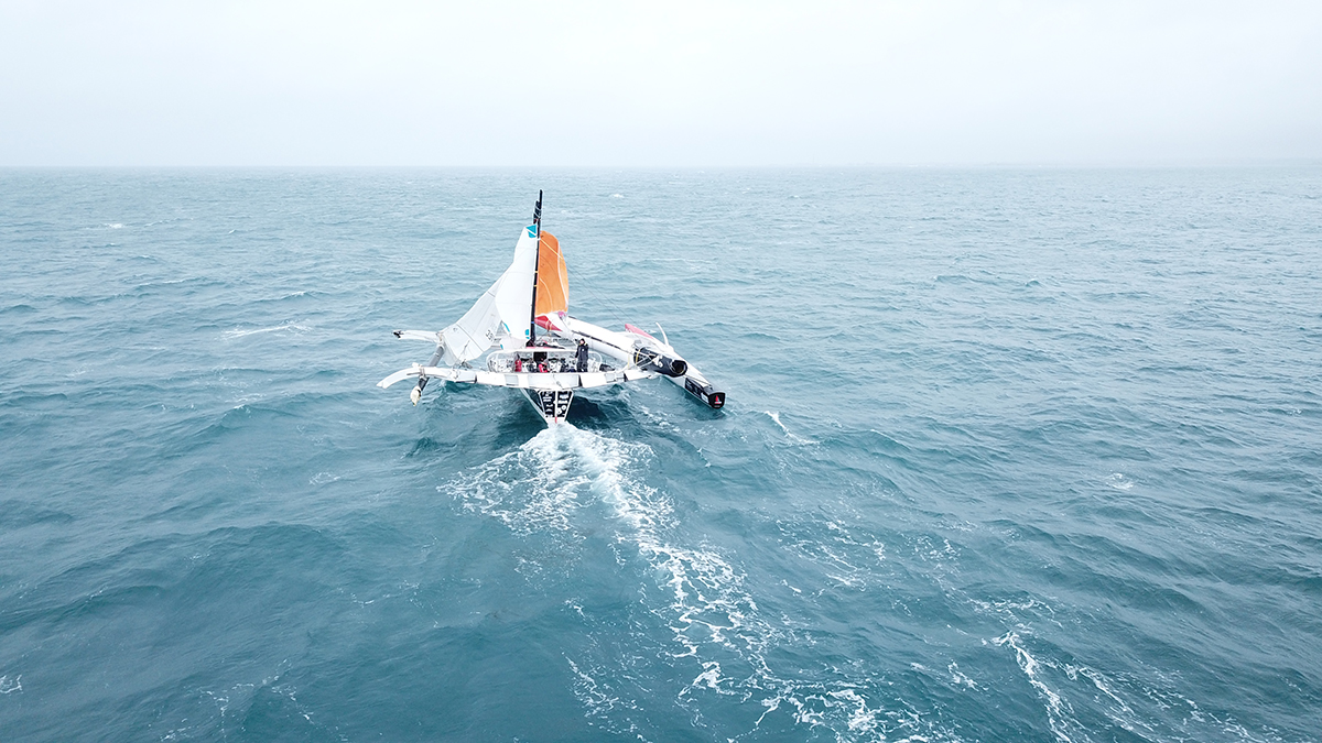 Amazing rescue: Ocean 50 trimaran sails home on one float - Yachting World