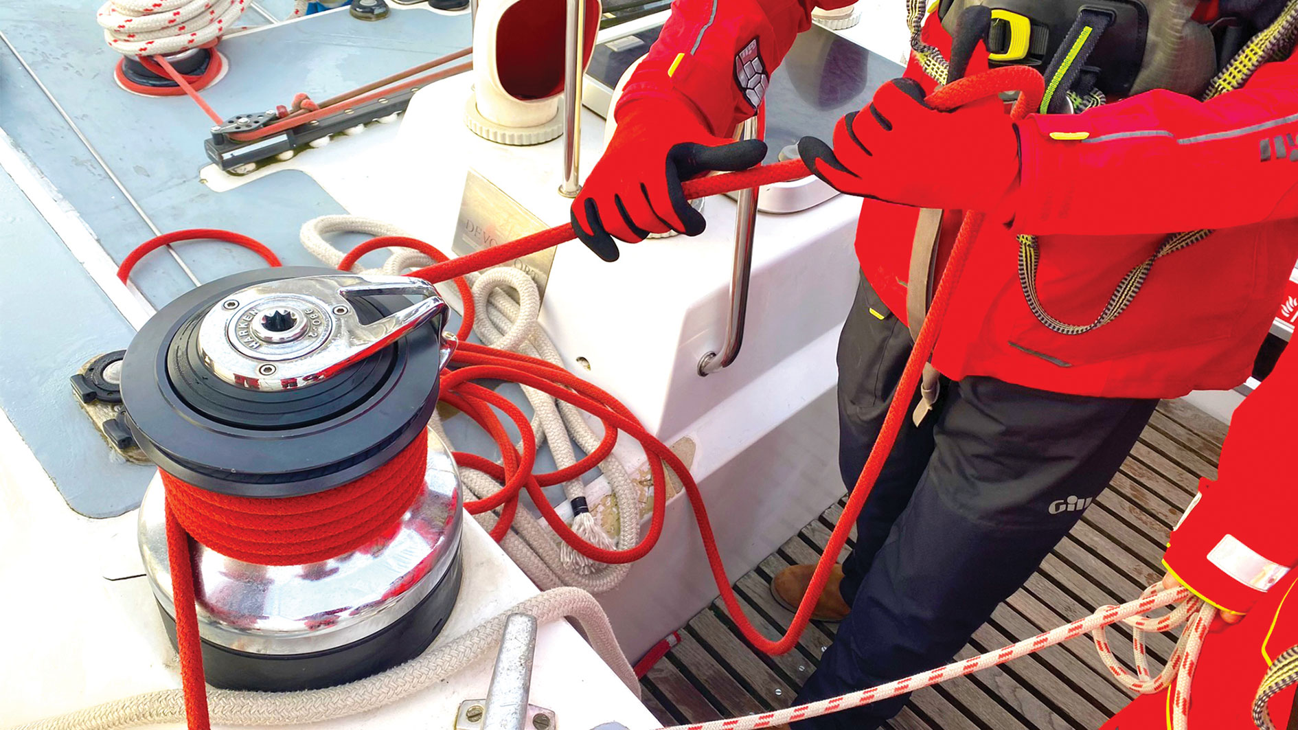 An expert guide to safe line handling at sea