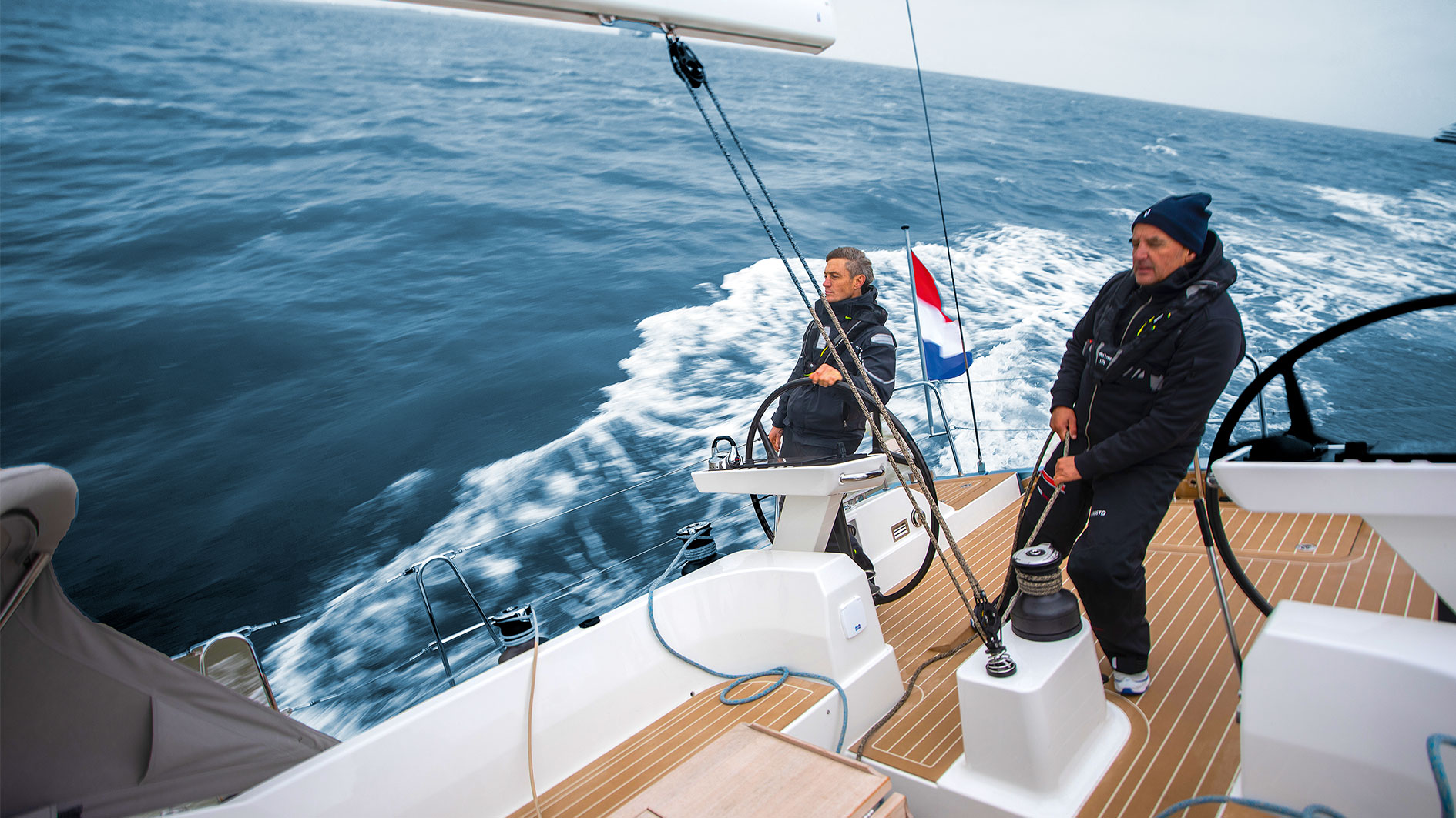 An expert guide to safe line handling at sea