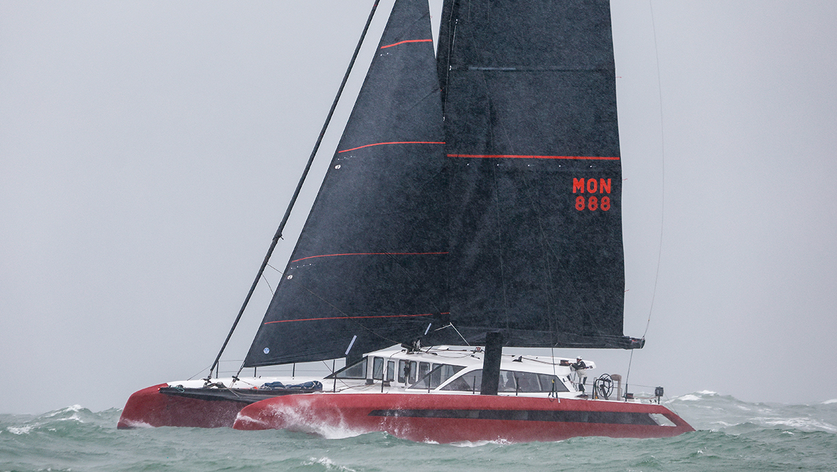 54-knot winds severely deplete 2024 Round the Island Race fleet ...