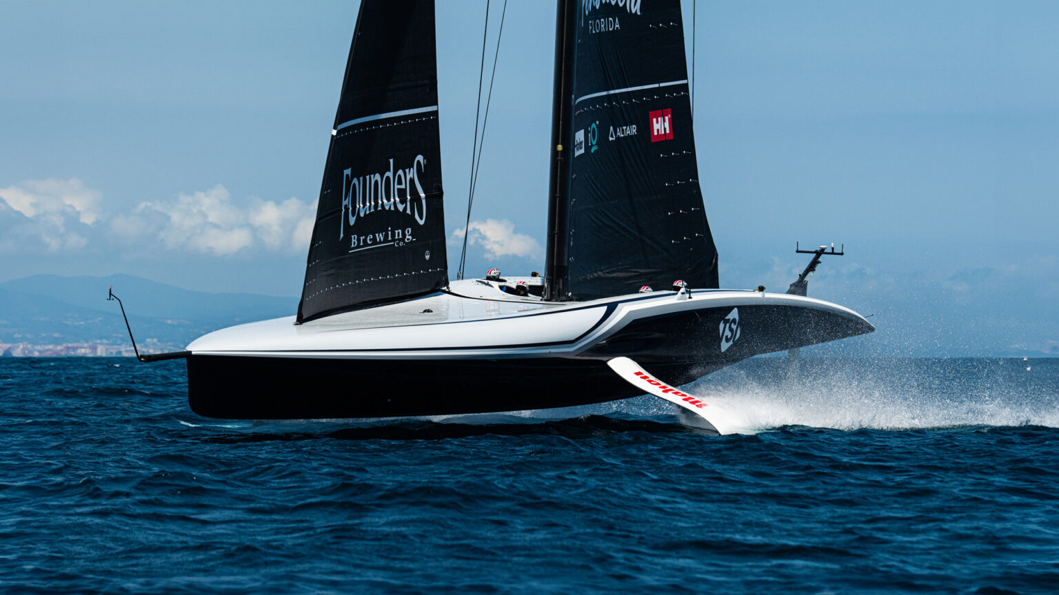 Double handed sailing skills and techniques with Pip Hare
