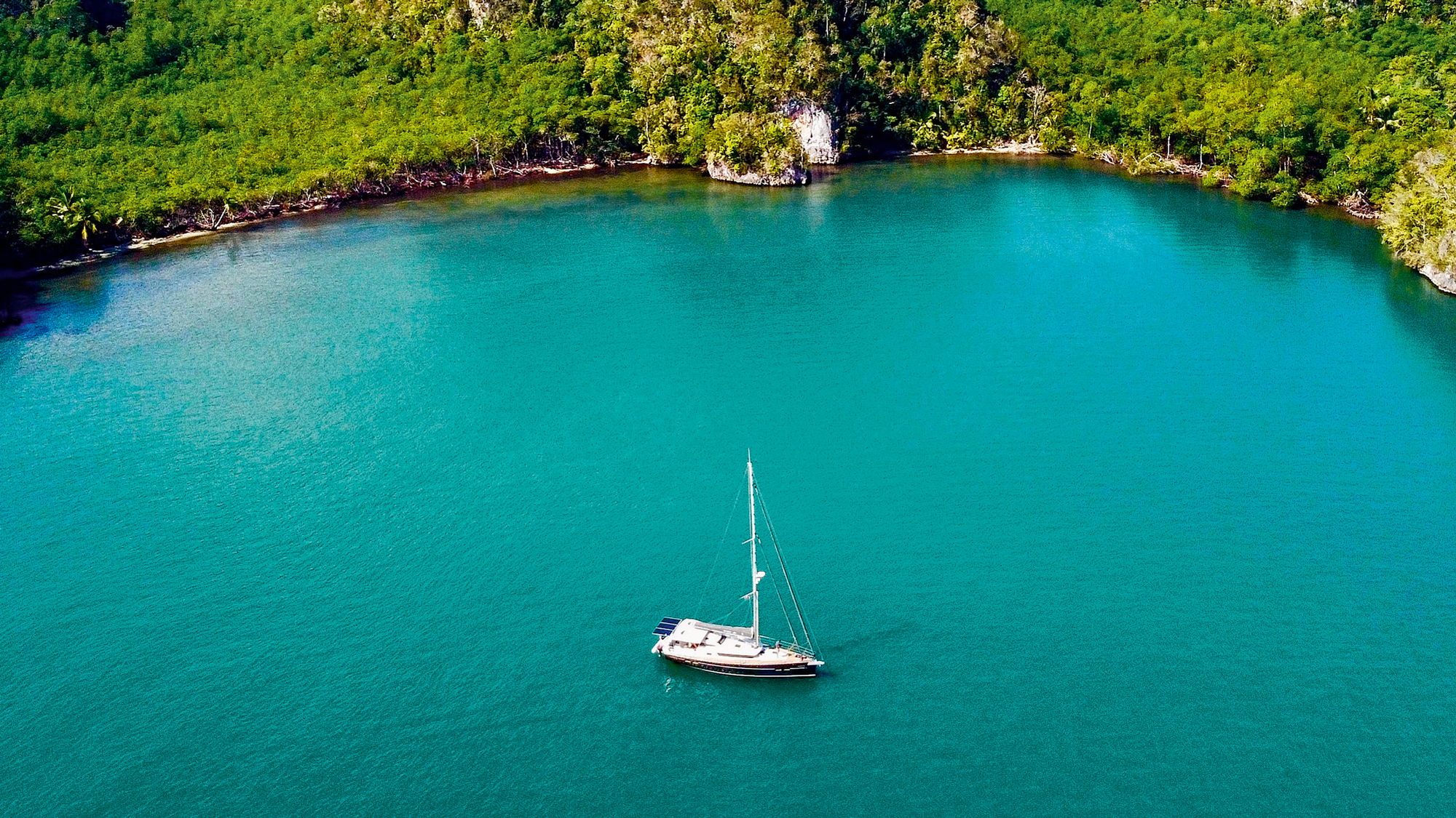 The Thorny Path: Sailing the windward route from the Bahamas to the ...