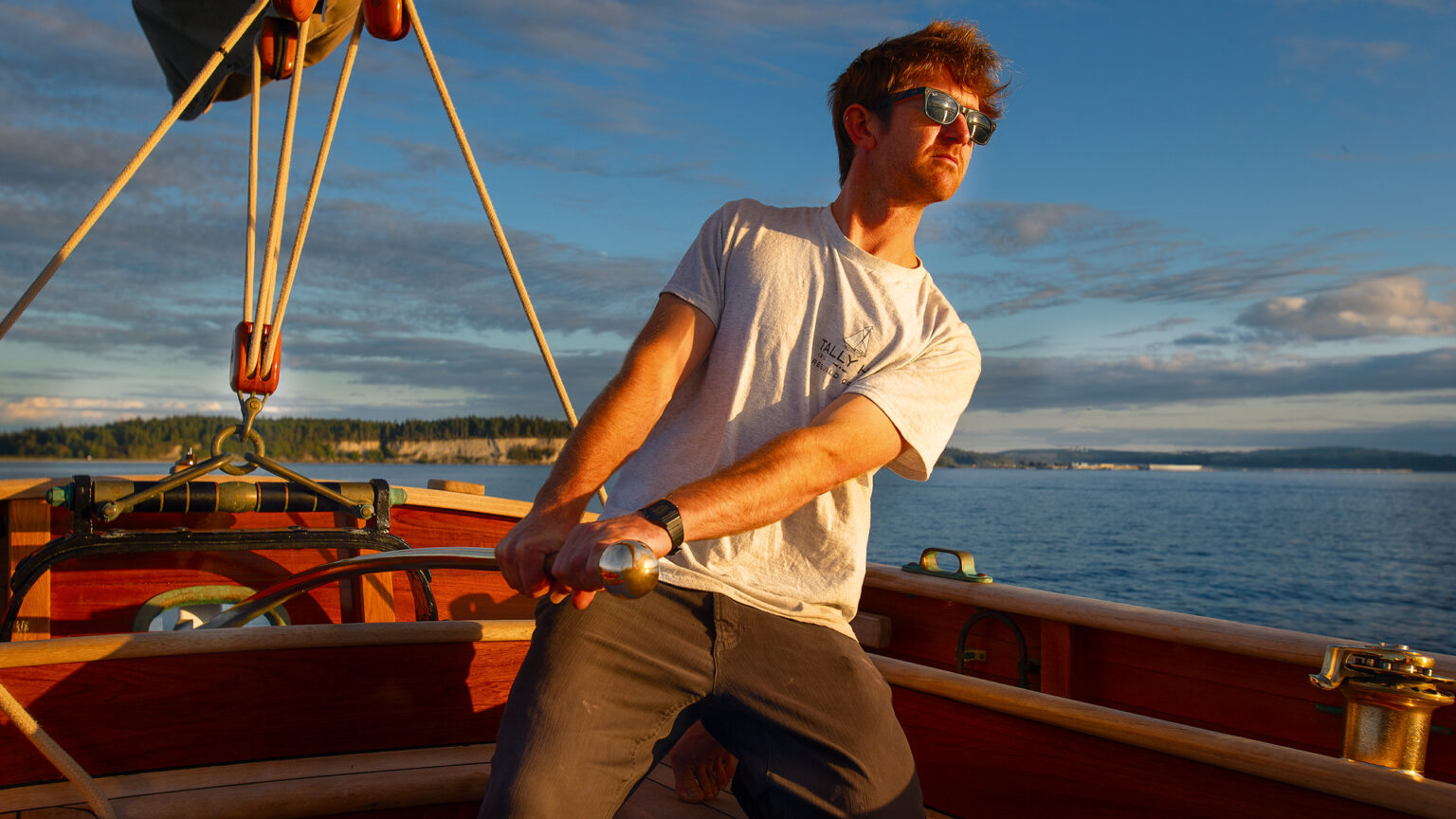 How this boatbuilder and Youtuber restored the 1910 £1 wreck 'Tally Ho ...