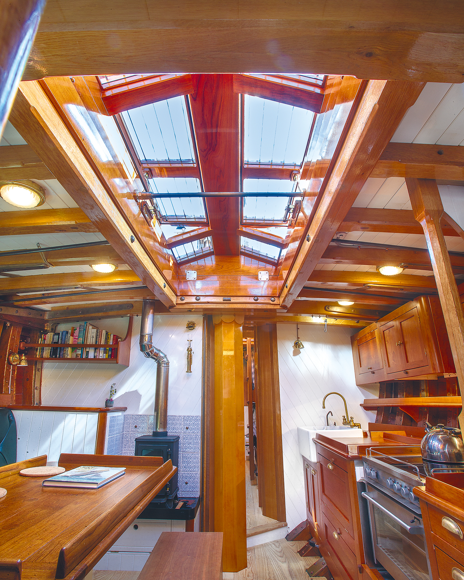 How this boatbuilder and Youtuber restored the 1910 £1 wreck 'Tally Ho ...