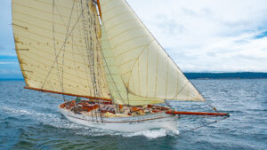 How this boatbuilder and Youtuber restored the 1910 £1 wreck 'Tally Ho ...