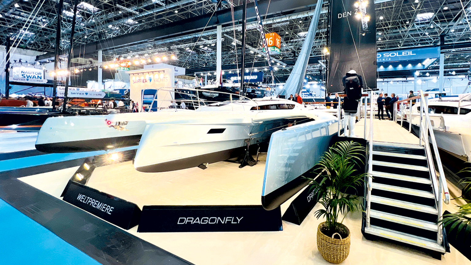 New Dragonfly 36: Composite folding wings reduces weight for more speed