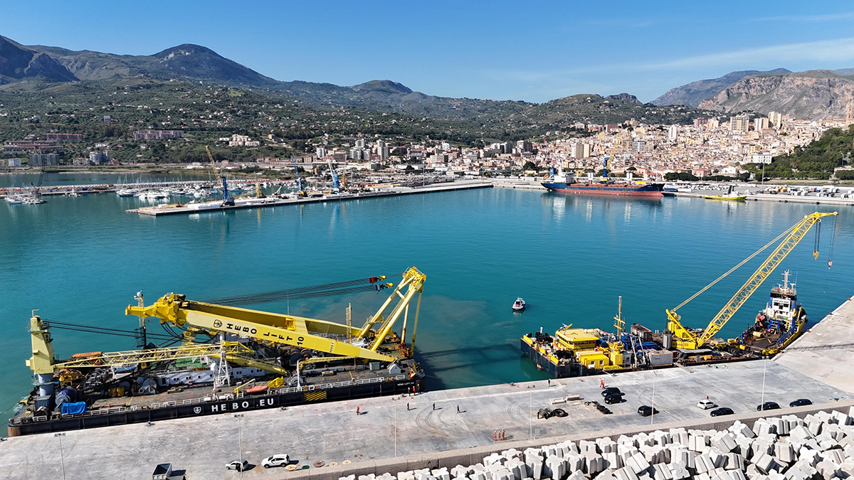 Bayesian superyacht hull raised from seabed during investigation into ...