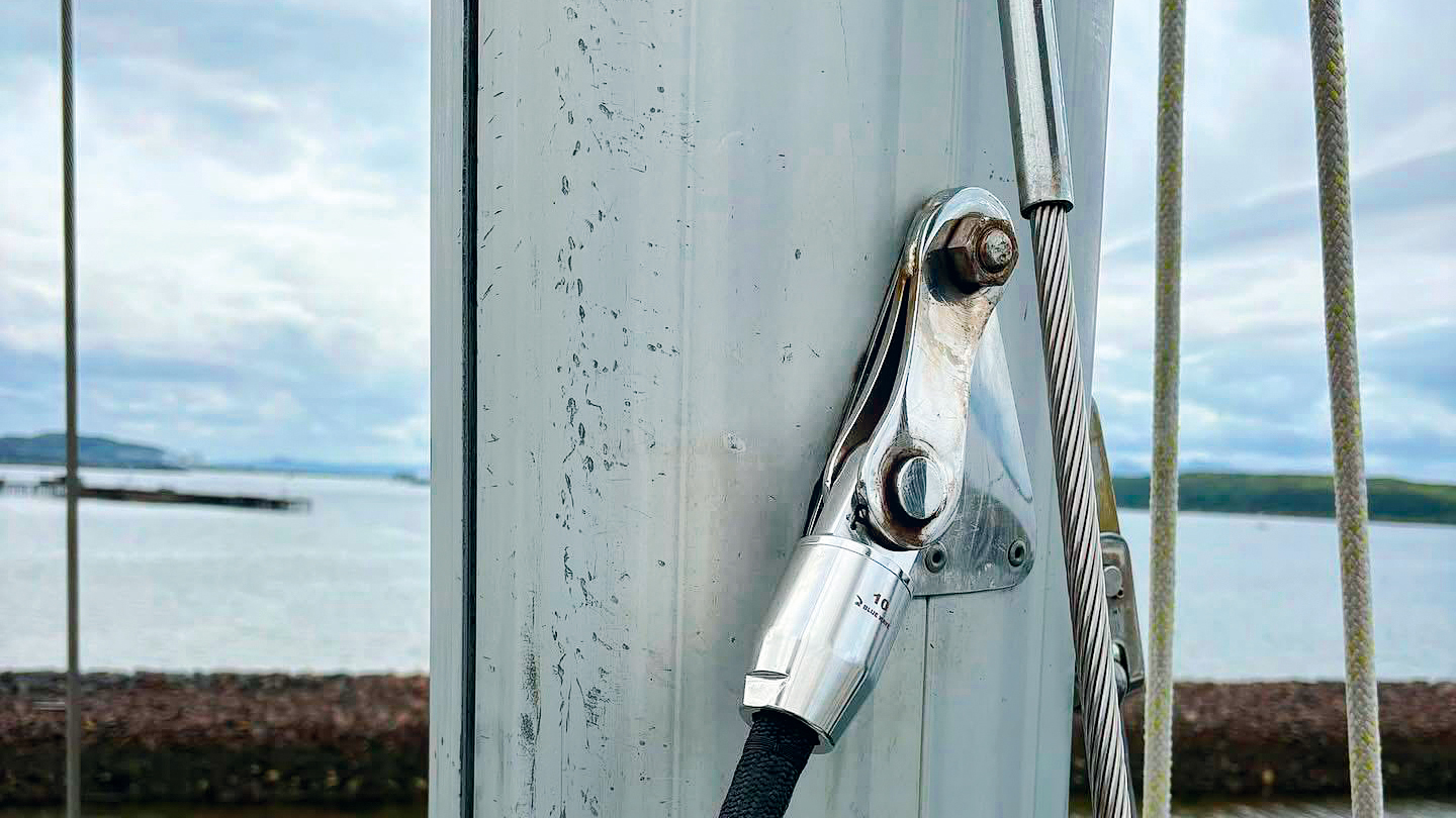 Dyneema vs. Wire: How to pick the right standing rigging for your yacht