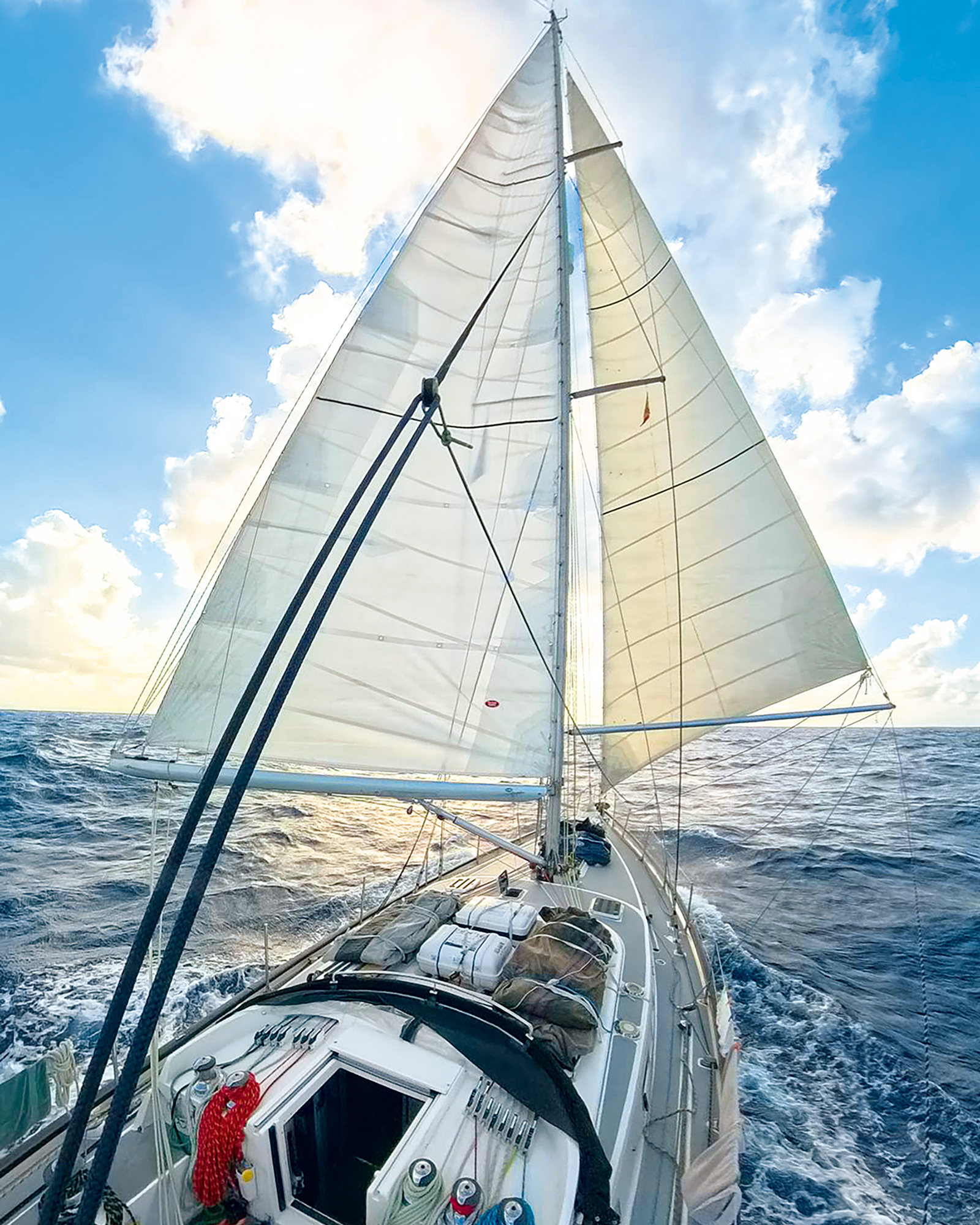 Dyneema vs. Wire: How to pick the right standing rigging for your yacht