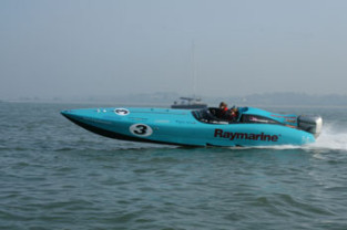 Top UK powerboat racer Shelley Jory presents Raymarine Ladies Trophy at ...