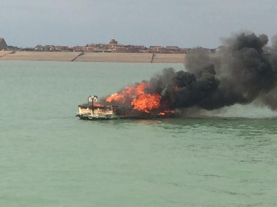 Video: Two saved from boat fire, explosion on yacht - YBW