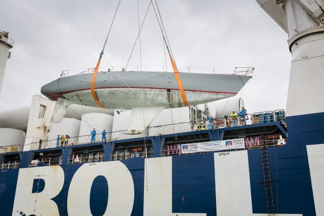 Tracy Edwards and her 1990 Whitbread Round the World Race crew mark ...