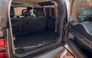 Land Rover Defender 110S - The Field