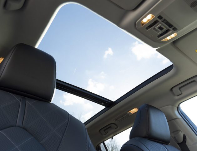 Toyota Highlander Excel - The Field