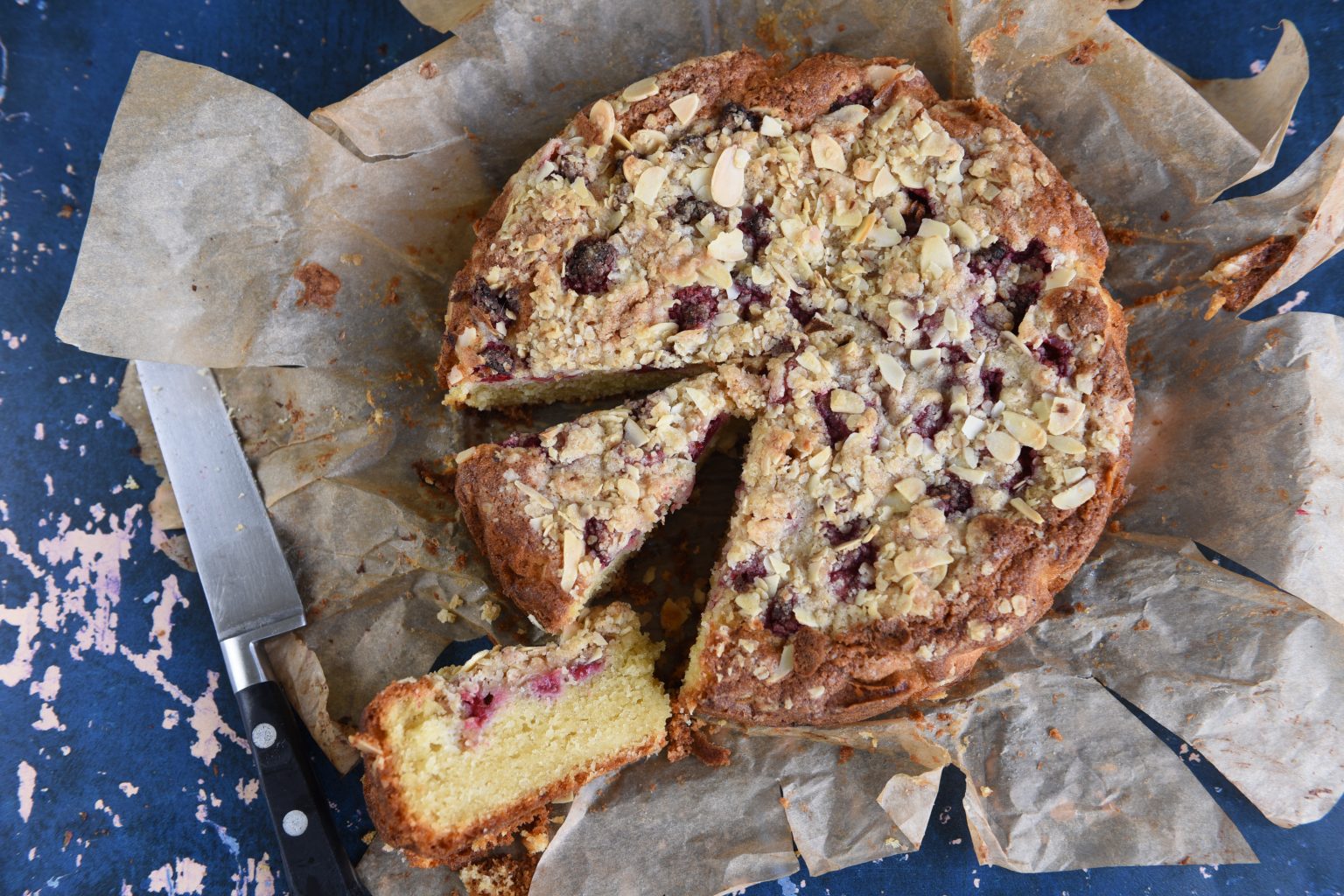 Raspberry, almond and oat crumble cake - The Field