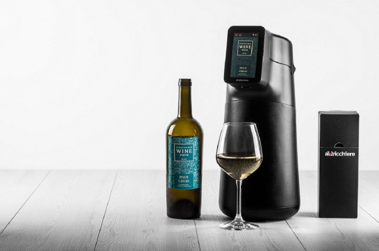 Smart wine pourer 'Albicchiere' gets CES 2020 tech award - Decanter