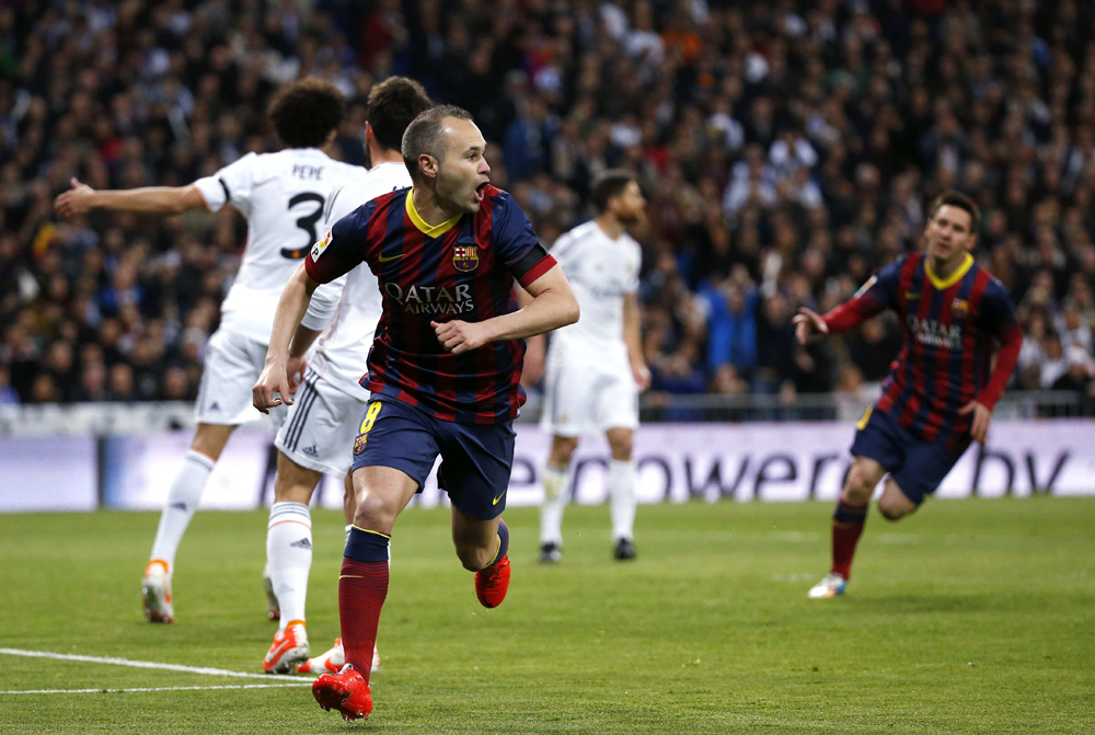 Iniesta finishes off a 24-pass move in the clasico - World Soccer