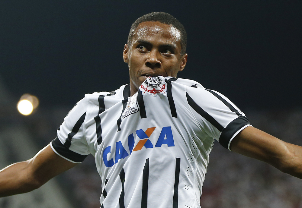 Elias finishes off fine team goal by Corinthians - World Soccer