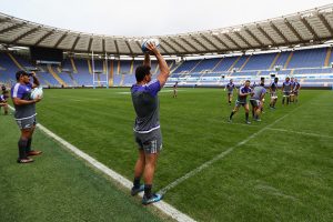 Expert tips on how to throw into a lineout in rugby union