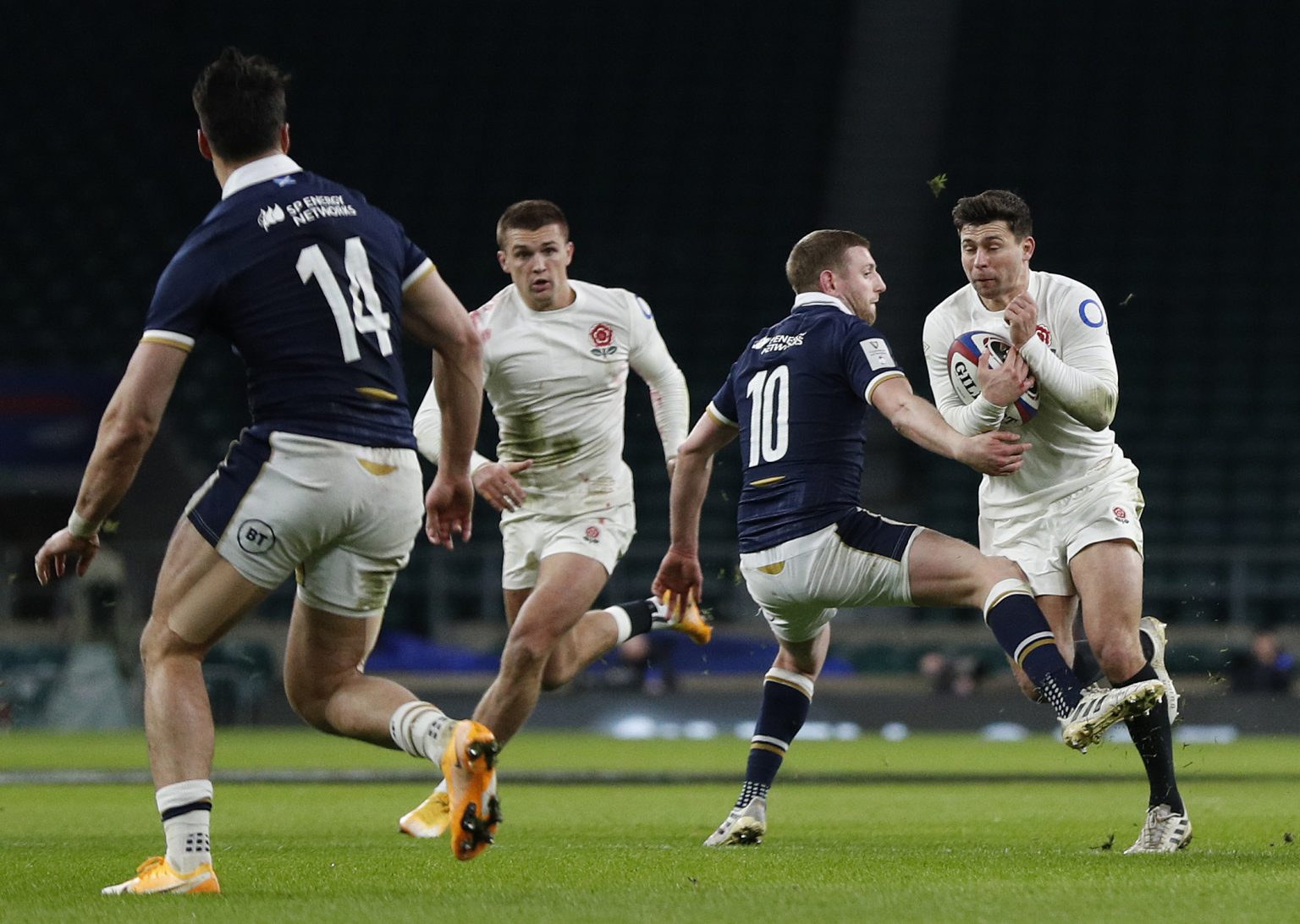 Finn Russell gets yellow card for tripping against England - Rugby World