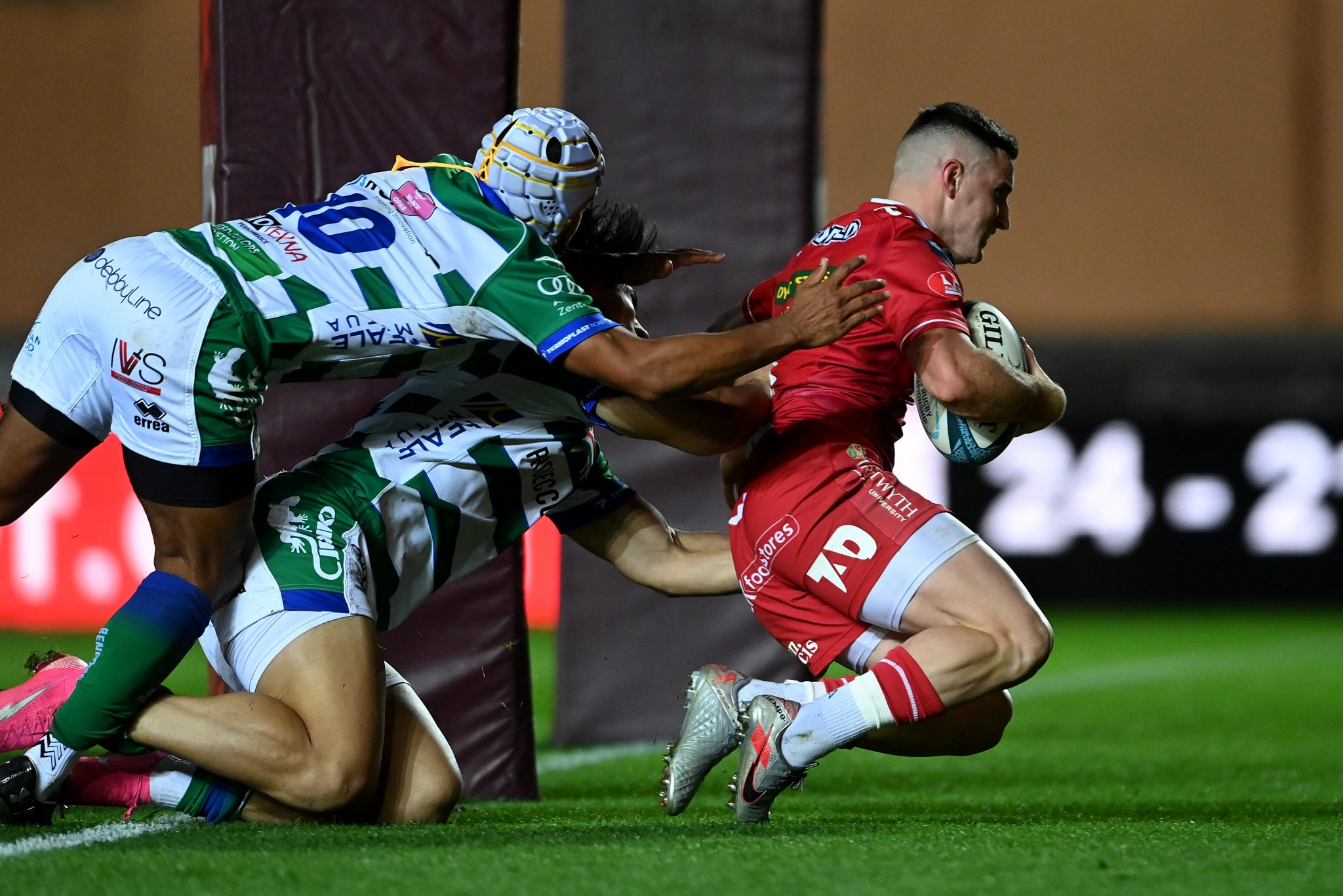 The Intercept: Scarlets Try Against Benetton - Rugby World