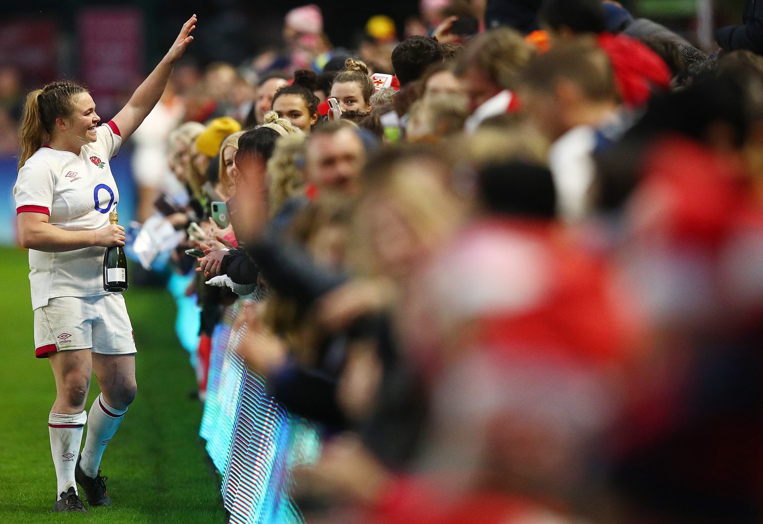 One million watch Red Roses on BBC Two - Rugby World