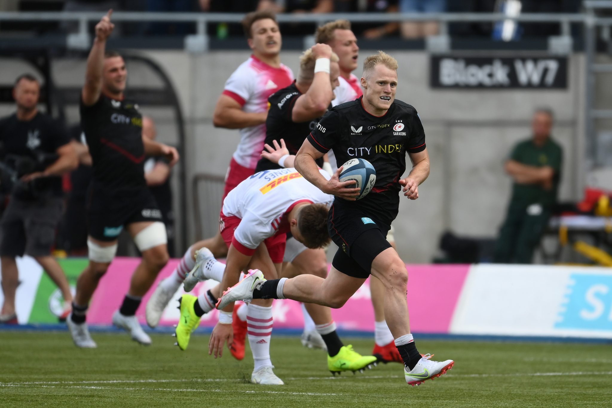 Inside the mind of Saracens' Aled Davies, the Welsh scrum-half