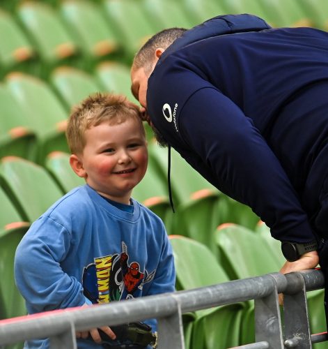 Owen Farrell reacts as dad Andy takes son to Ireland's captain's run