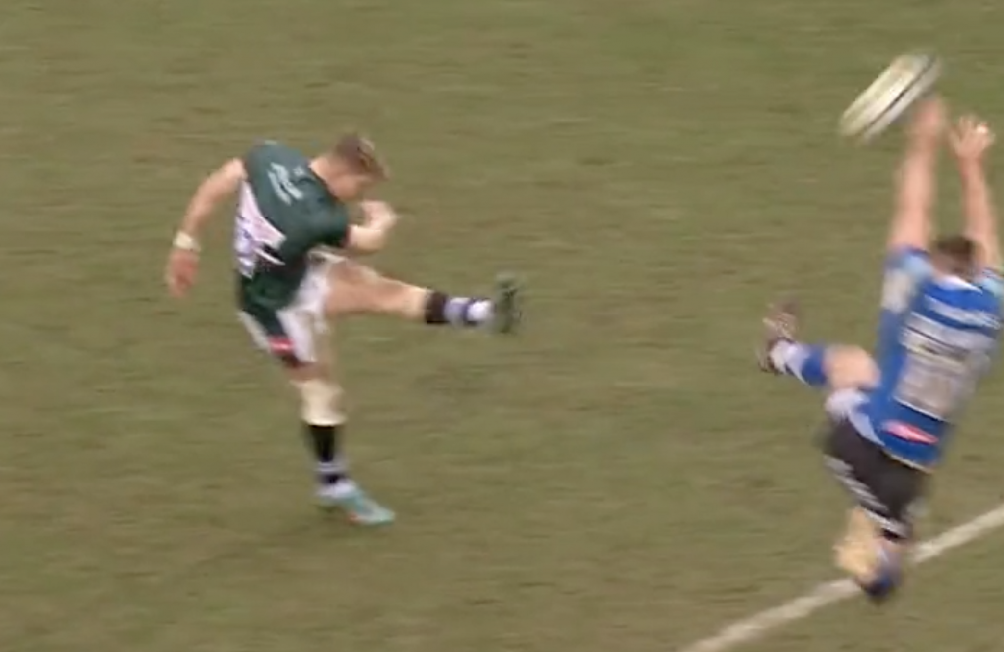 Charge down attempt leads to freak try for Leicester Tigers - Rugby World