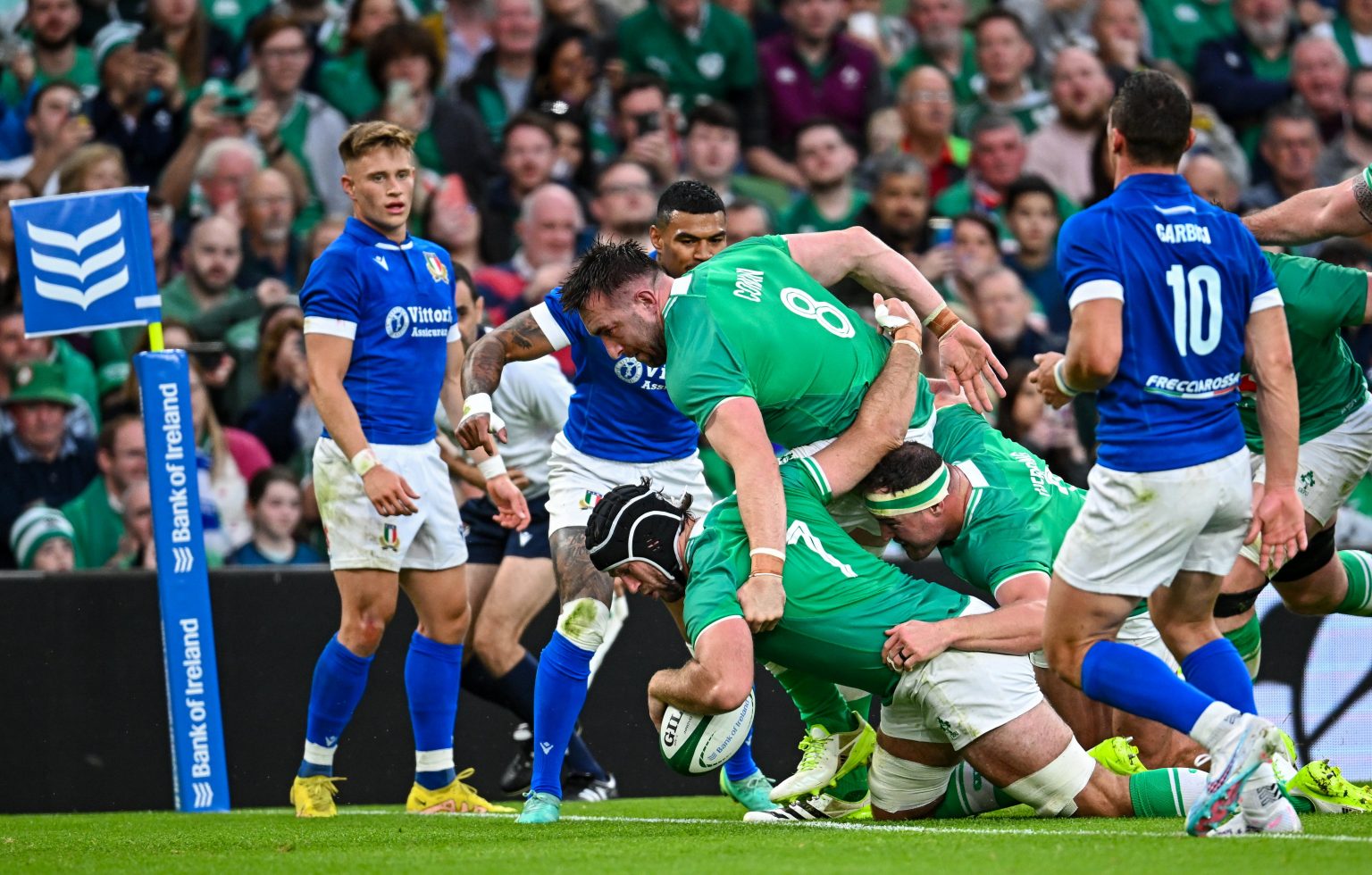 Two-try Doris stars as Ireland beat Italy 33-17 in Dublin