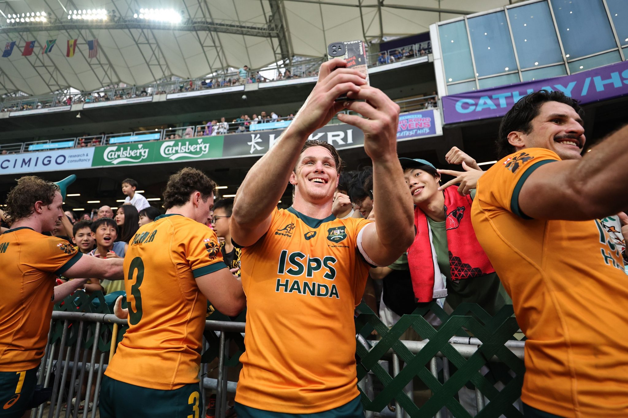 Michael Hooper sevens debut a treat for Hong Kong crowd